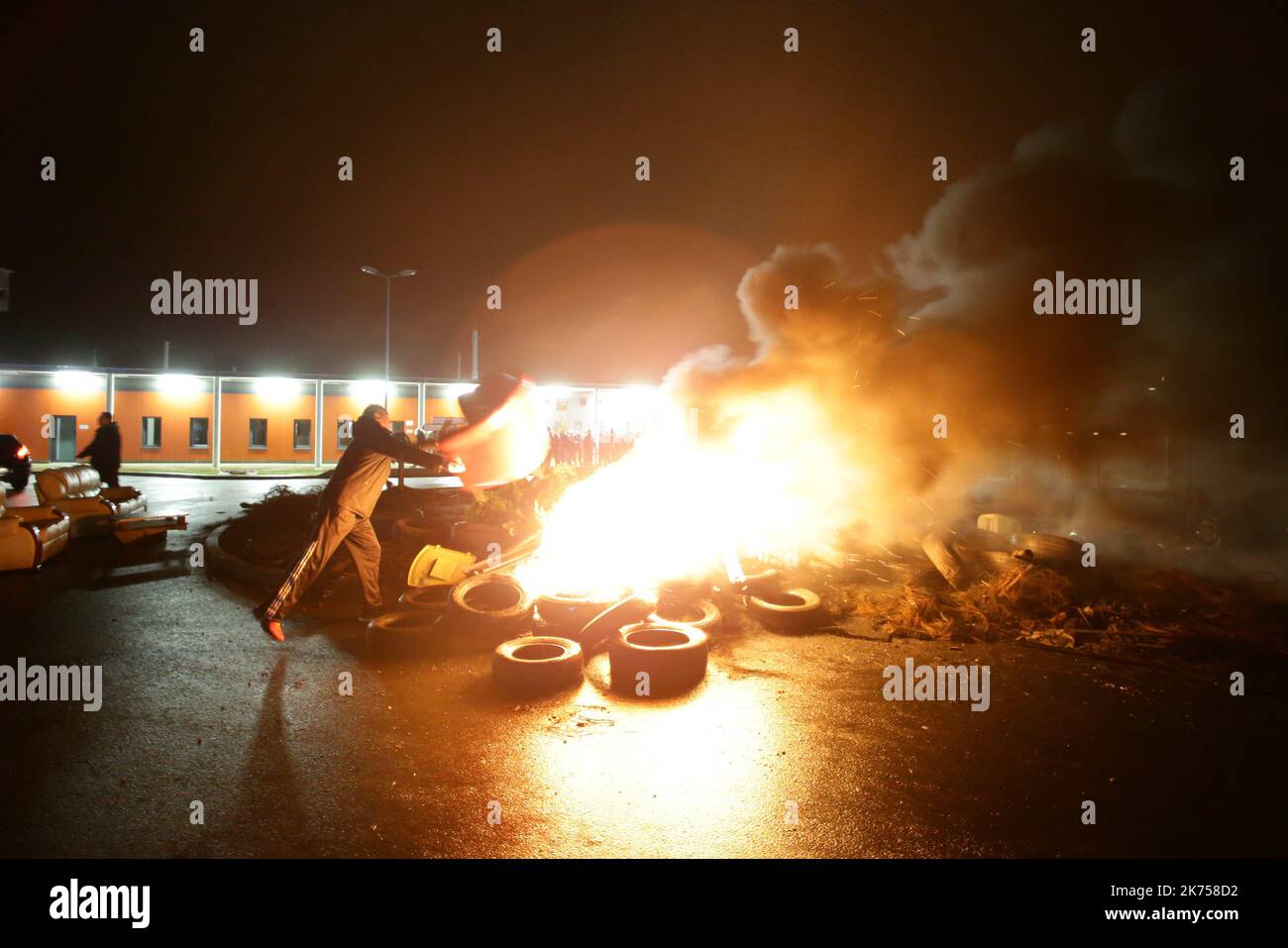 Prison guards continue to block prisons in protest at their working ...