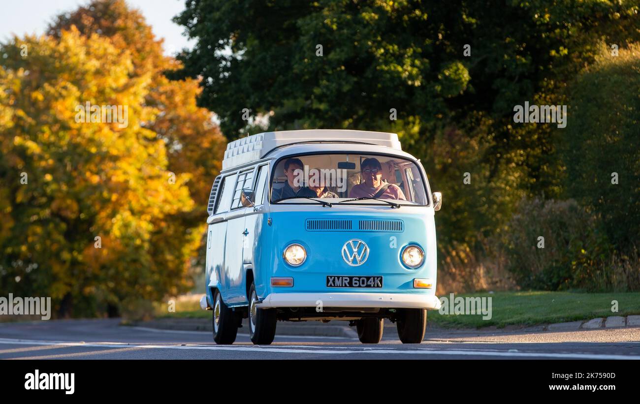 1972 blue Volkswagen camper van Stock Photo - Alamy