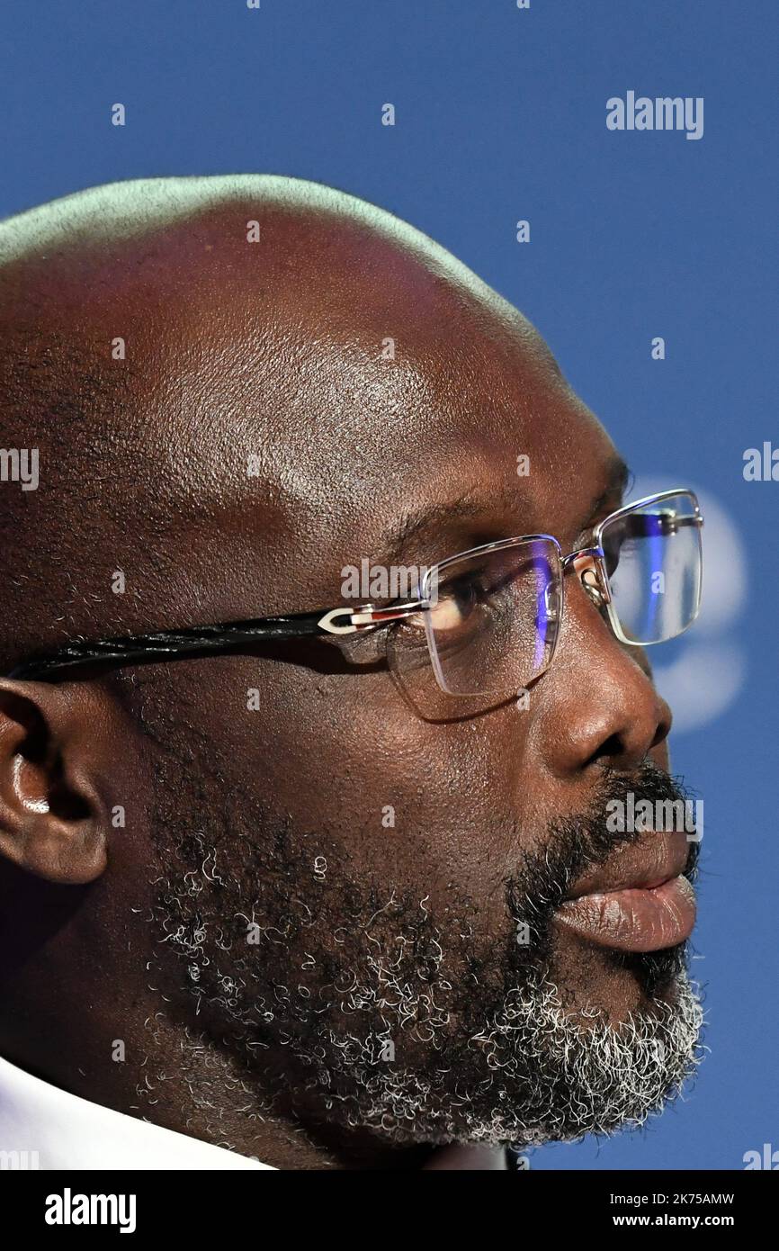 George weah ac milan hi-res stock photography and images - Alamy