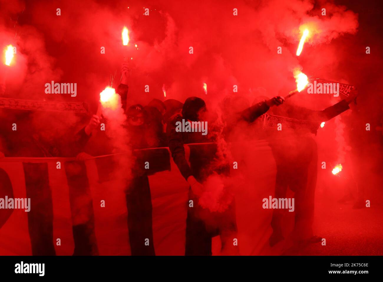 PSG fans show their support in front of the team's hotel a day before ...
