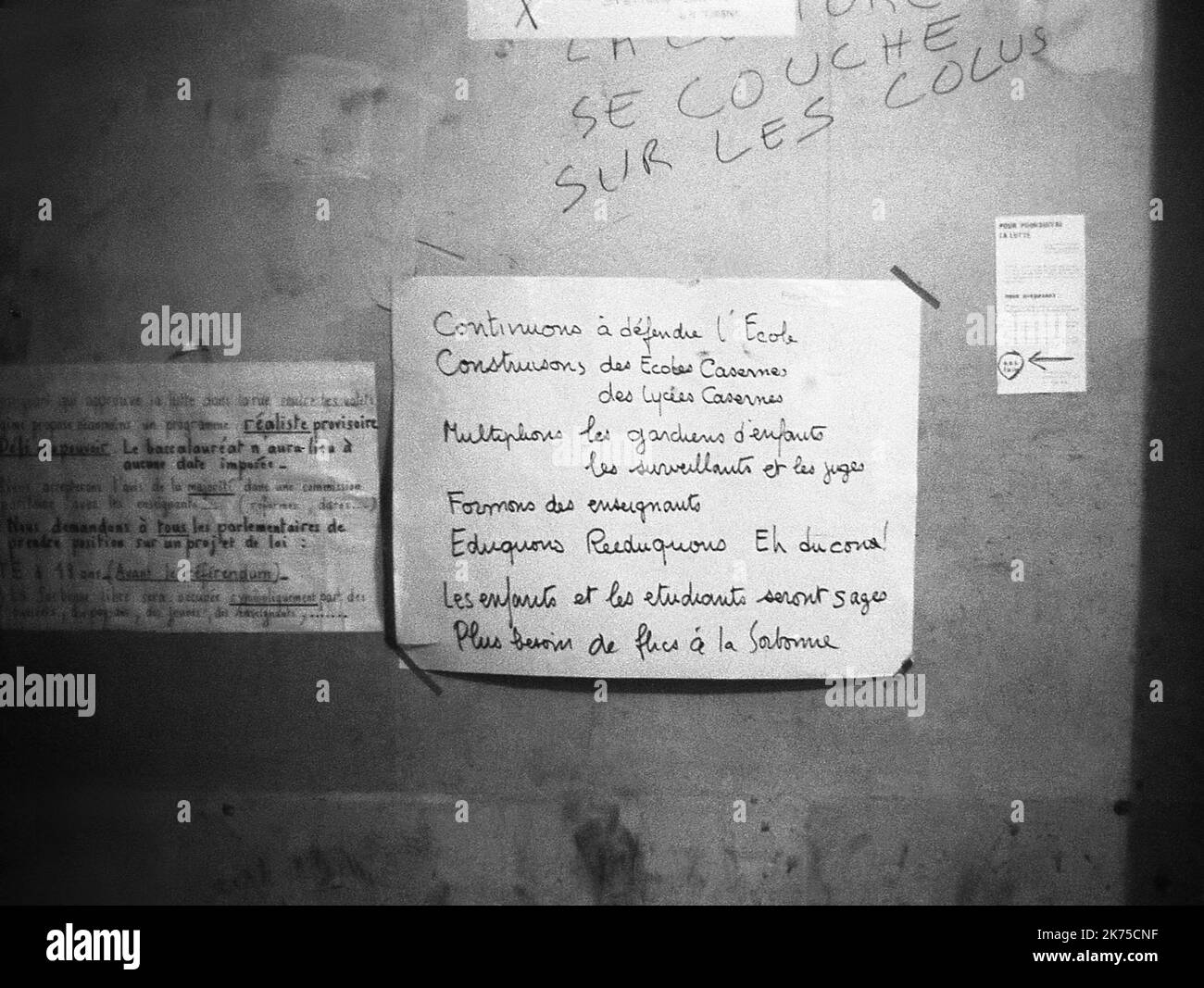 Paris 1968 posters hi-res stock photography and images - Alamy