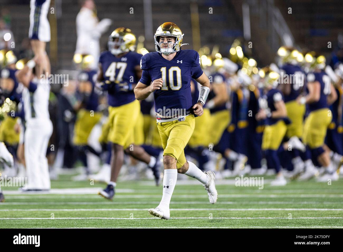 South Bend, Indiana, USA. 15th Oct, 2022. Notre Dame quarterback Drew ...