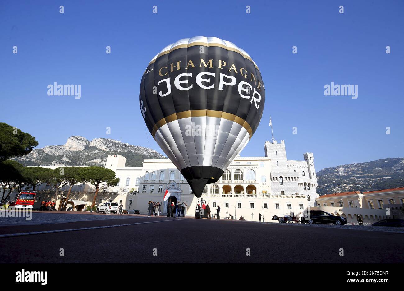 Monaco, march 26th 2018 The Monaco Aeronaut Club tests its new ...