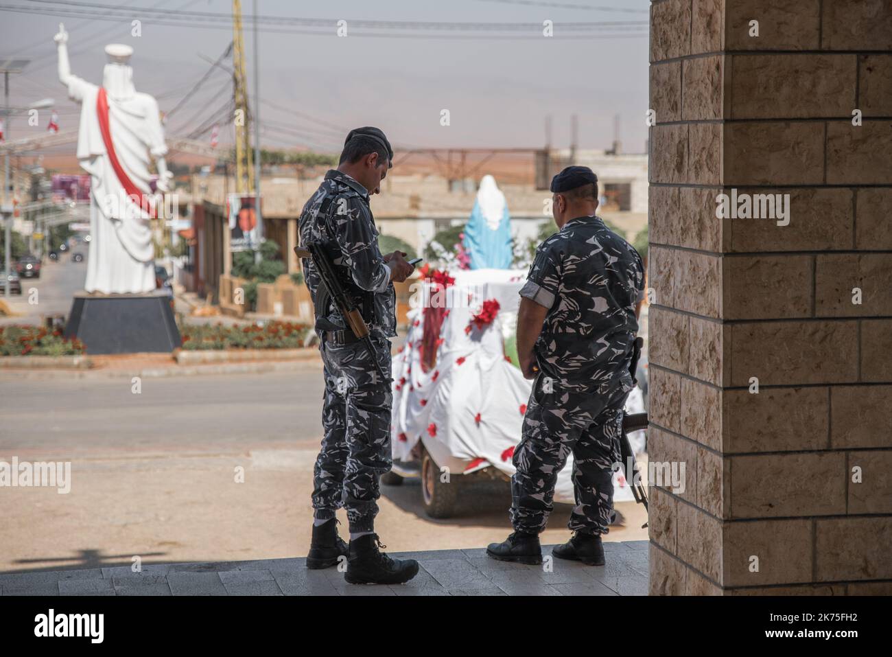 15/08/2017 - Lebanon / Qaa - In addition to militaries, policemen watch ...