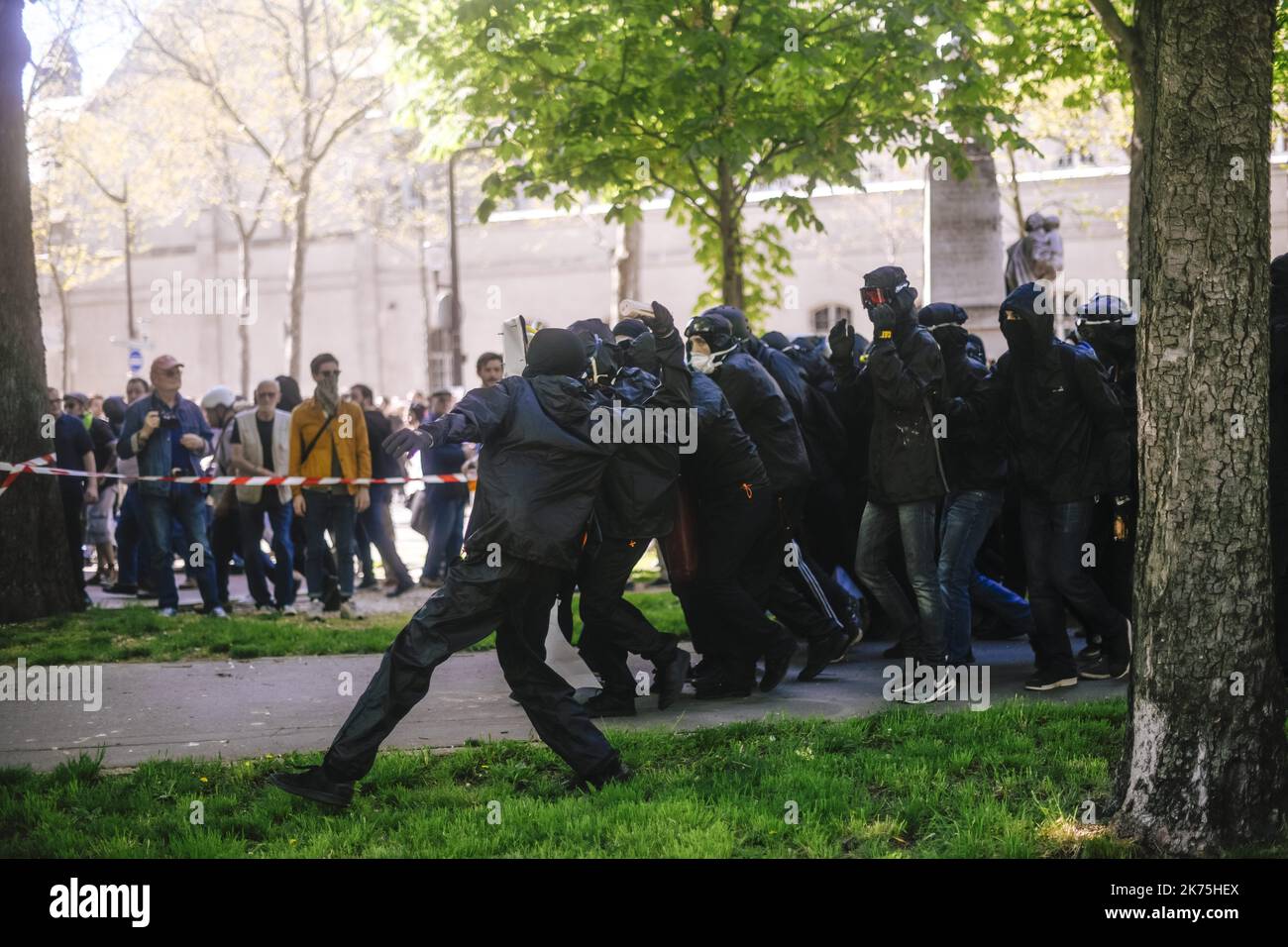 On the occasion of the inter-professional demonstration, clashes ...