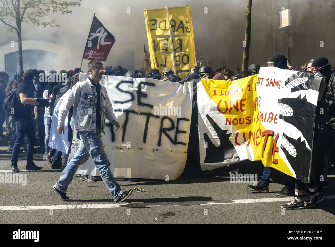 On the occasion of the inter-professional demonstration, clashes ...