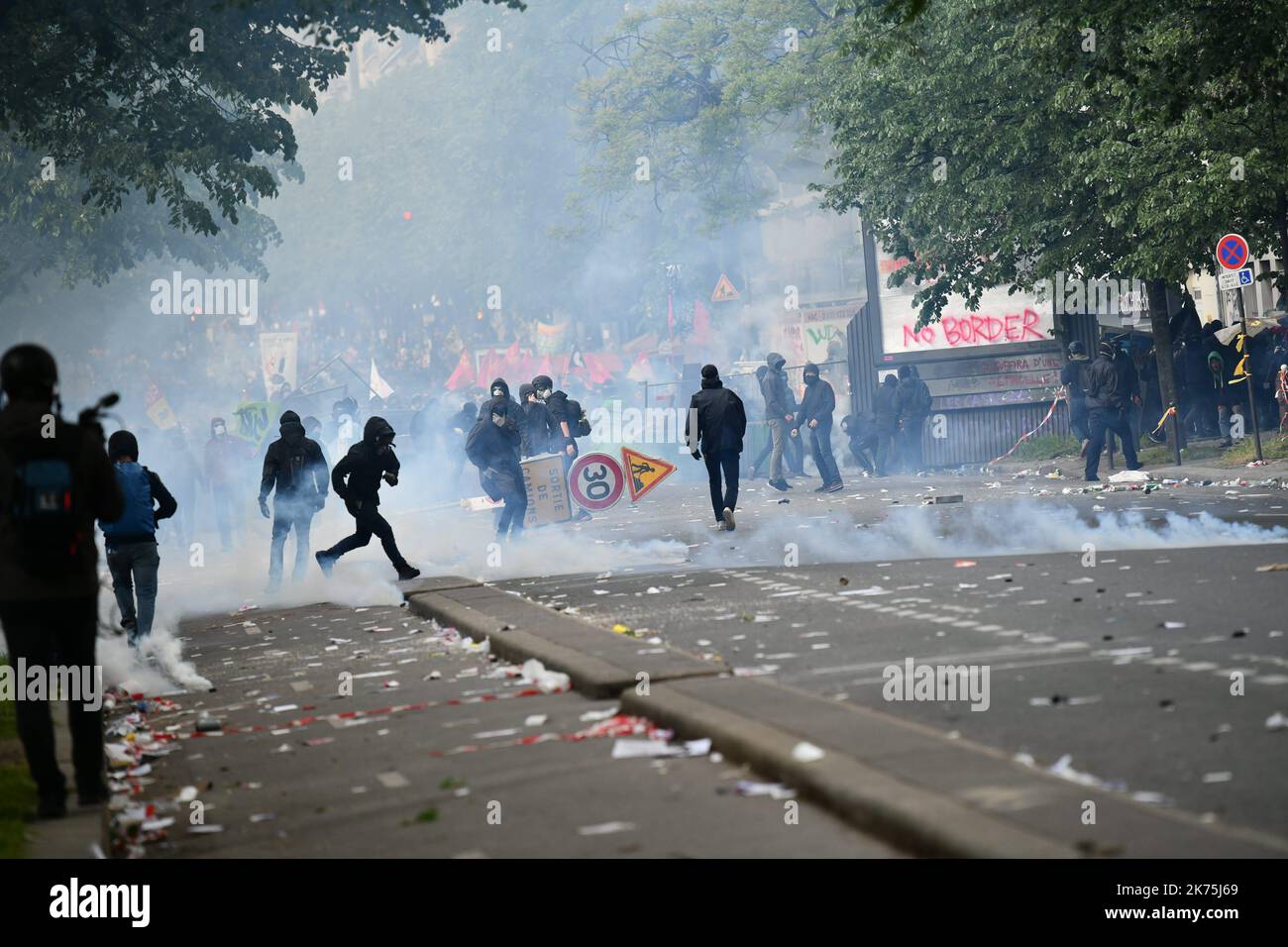 May day riots in Paris Stock Photo - Alamy