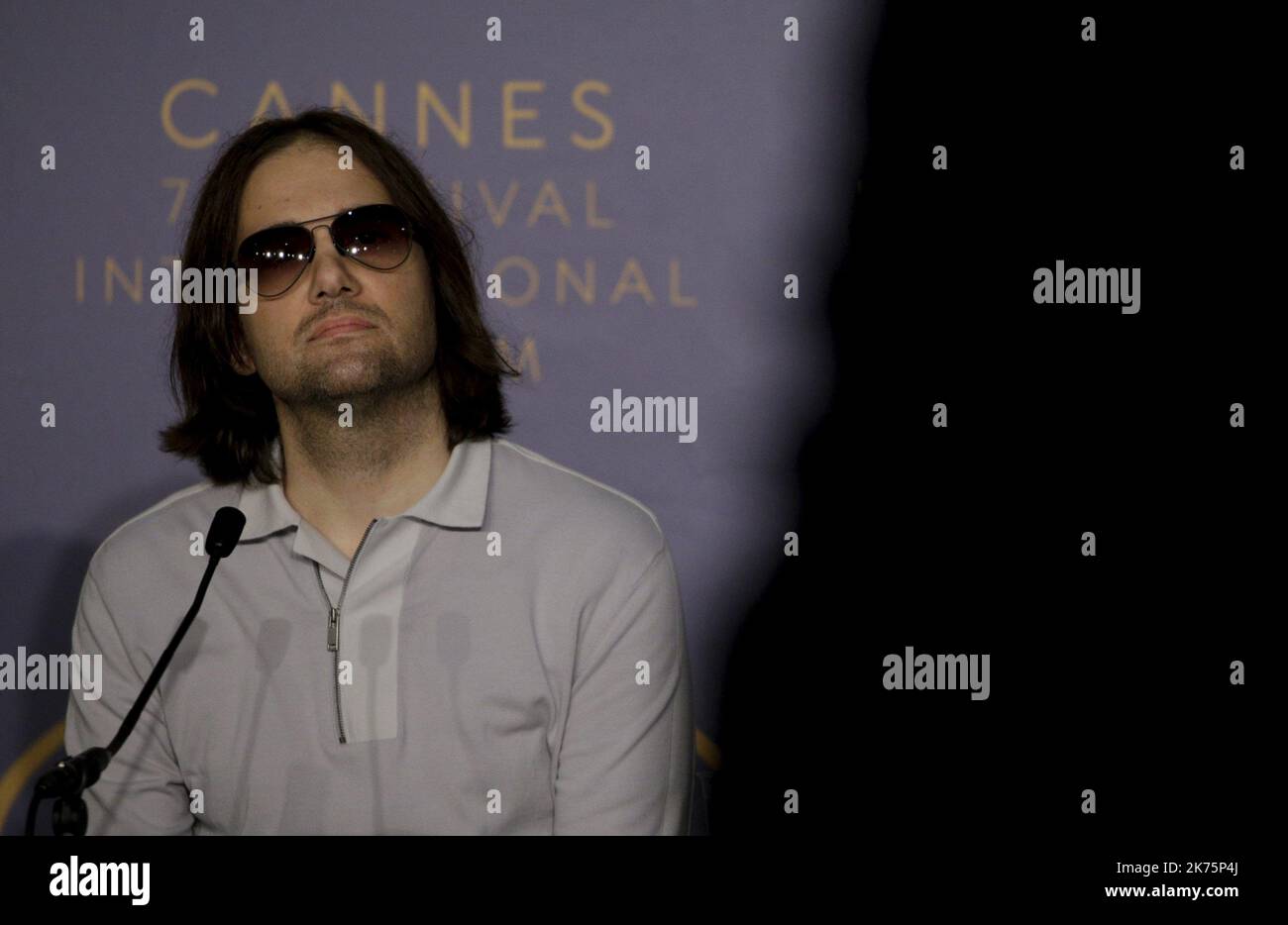 festival de cannes under the silver lake de david robert mitchell conference de presse festival ...