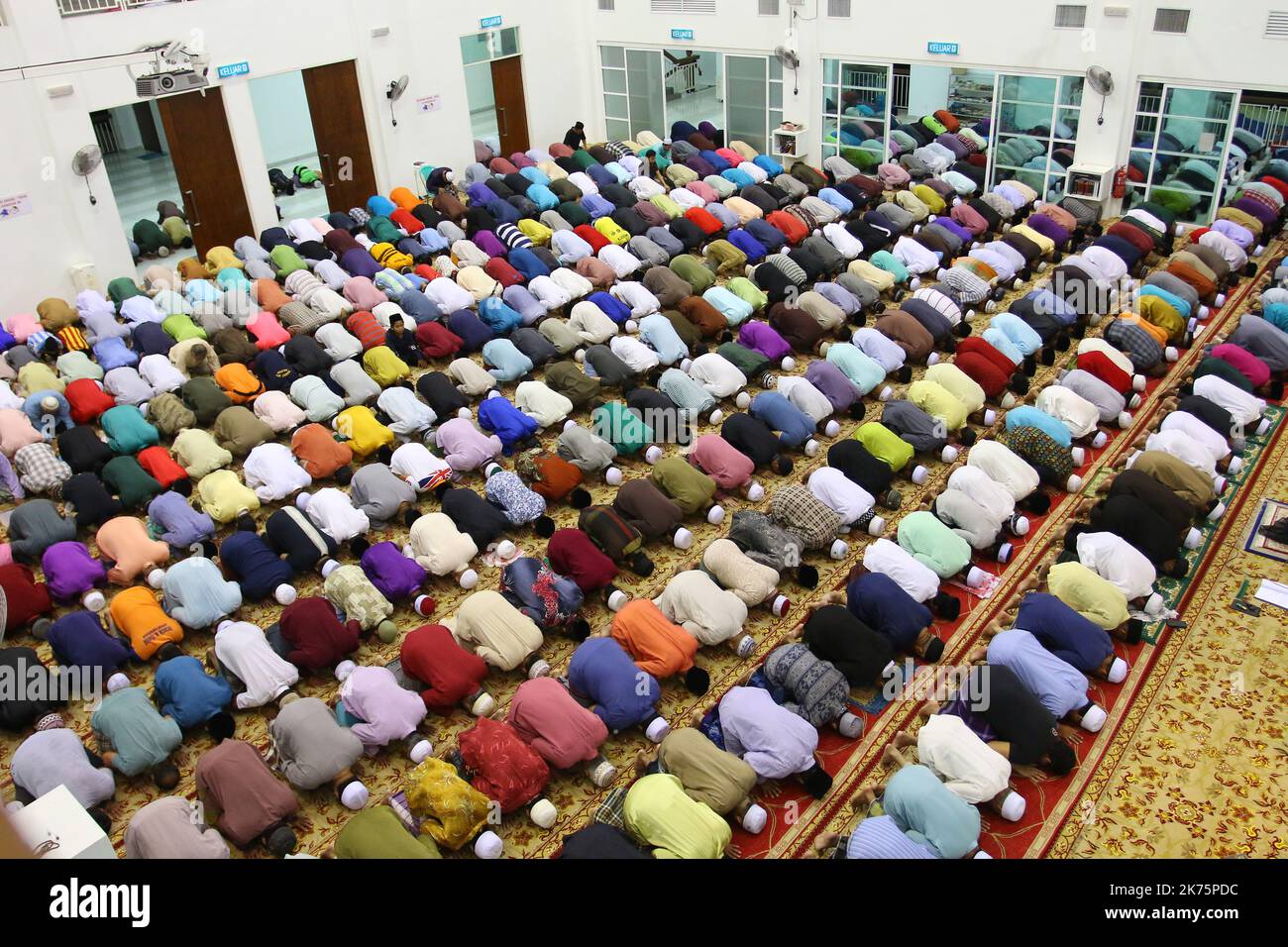17 ramadan mosque hi-res stock photography and images - Alamy