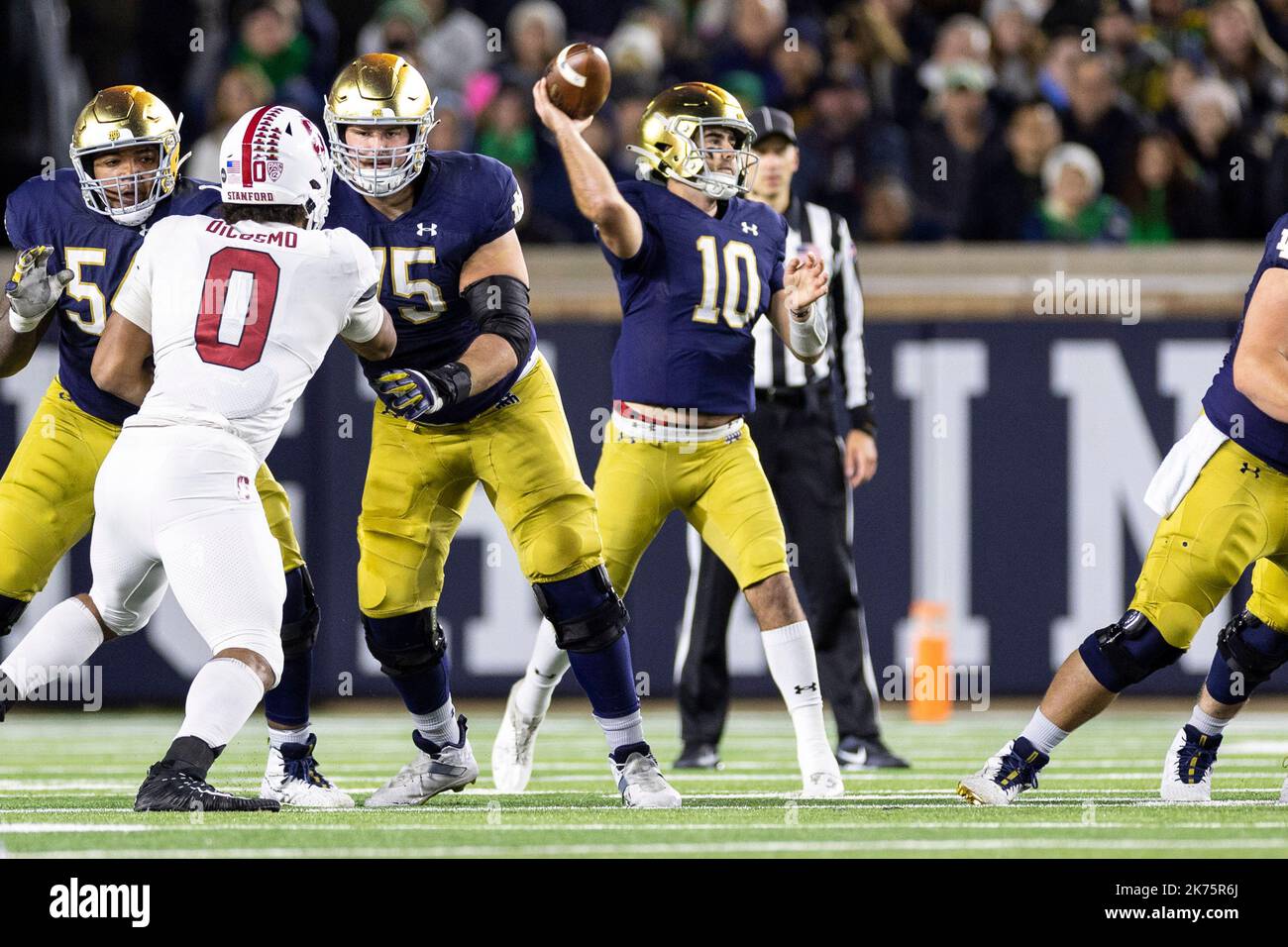 South Bend, Indiana, USA. 15th Oct, 2022. Notre Dame quarterback Drew ...
