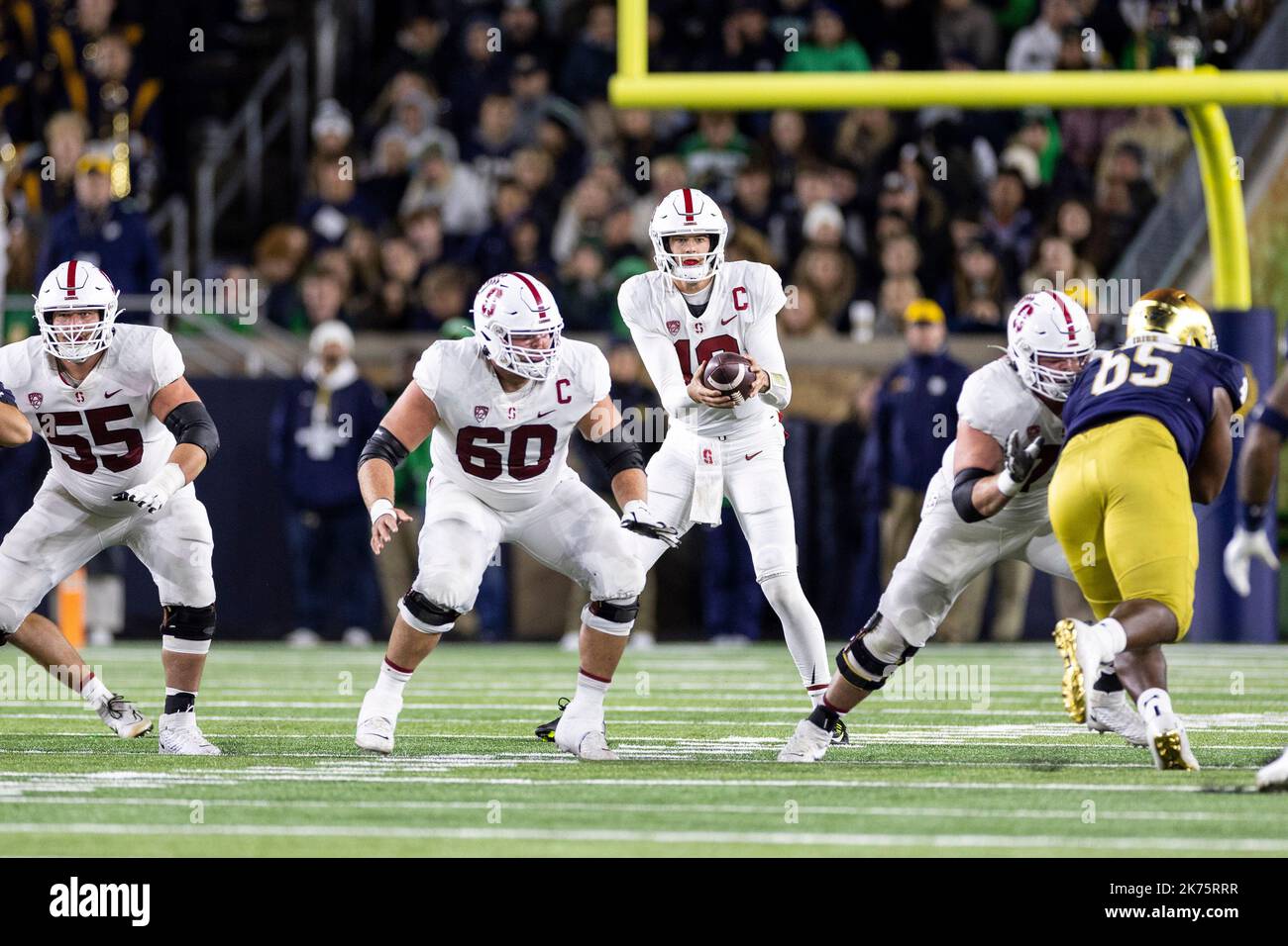 South Bend, Indiana, USA. 15th Oct, 2022. Stanford quarterback Tanner ...