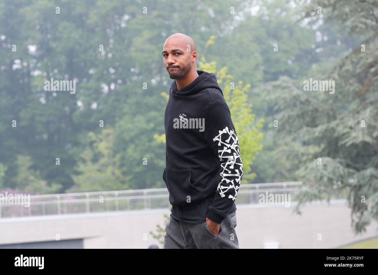 Steven Nzonzi arrives as part of the France squad at Clairefontaine ...