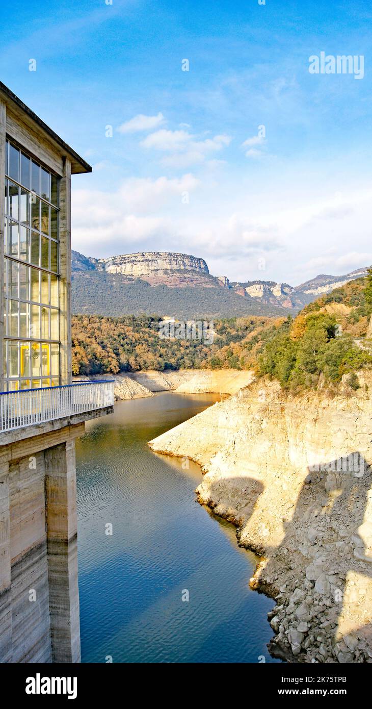 Pantano de Sau in Vilanova de Sau, Osona and de la Selva regions, Río ...