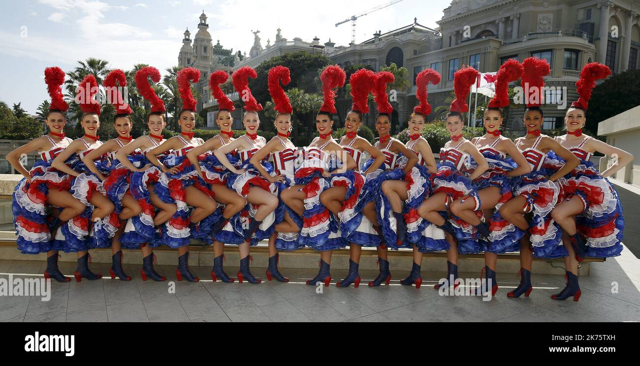 Cancan dancers moulin rouge hi-res stock photography and images - Alamy