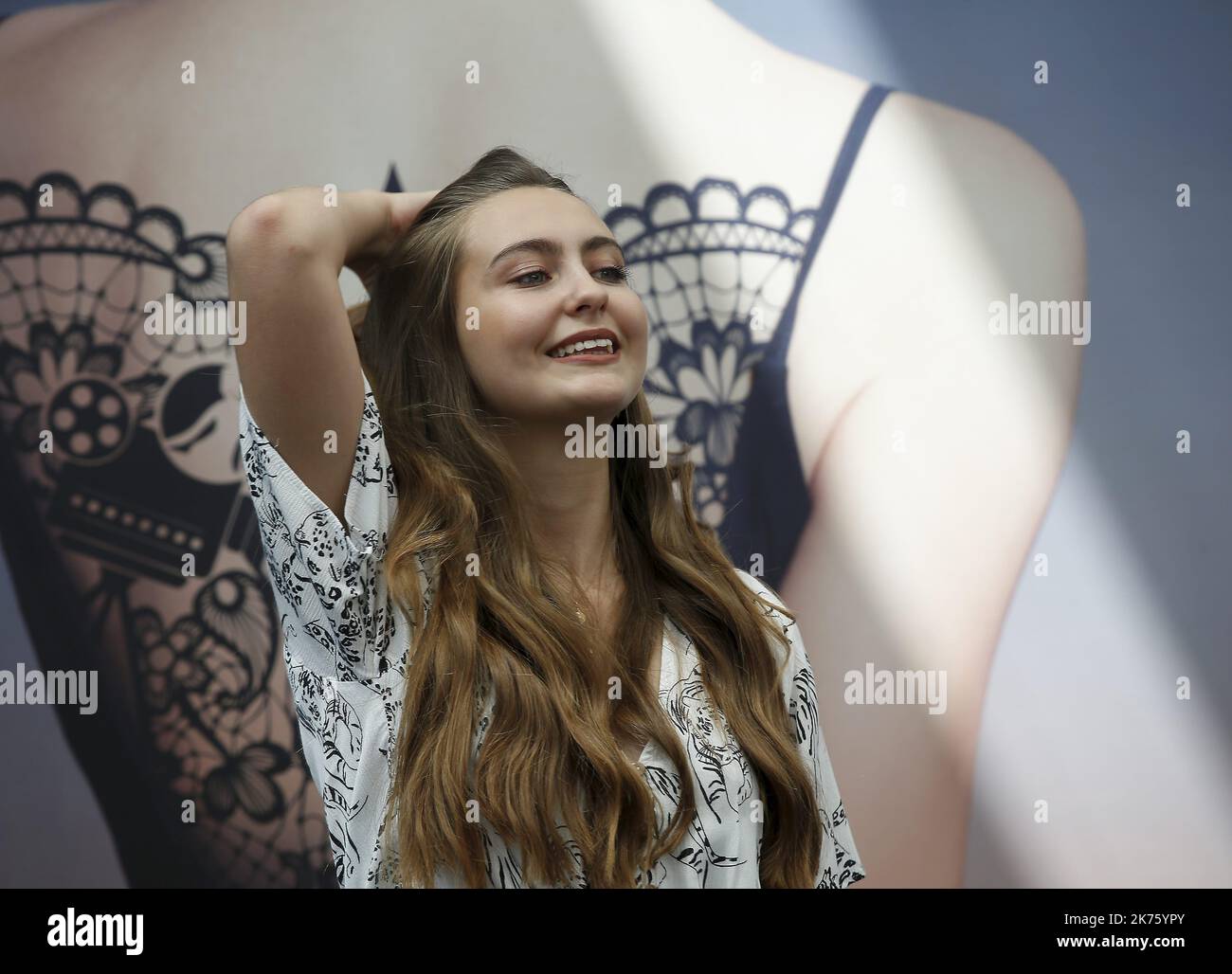 Photocall - Demain nous appartient - Maud Baecker Stock Photo - Alamy