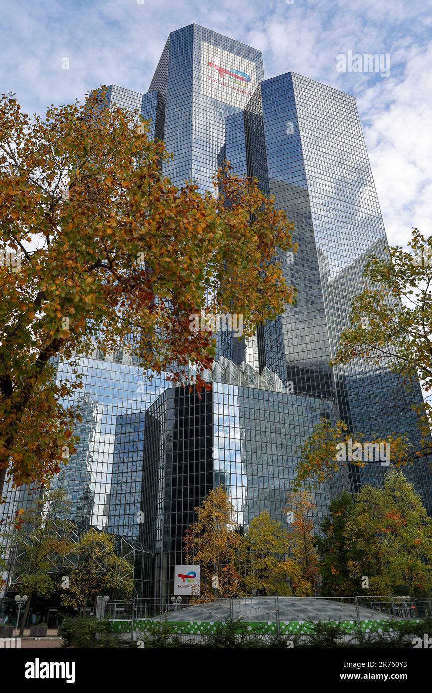 Paris, France. 16th Oct, 2022. View of the headquarters tower of the ...