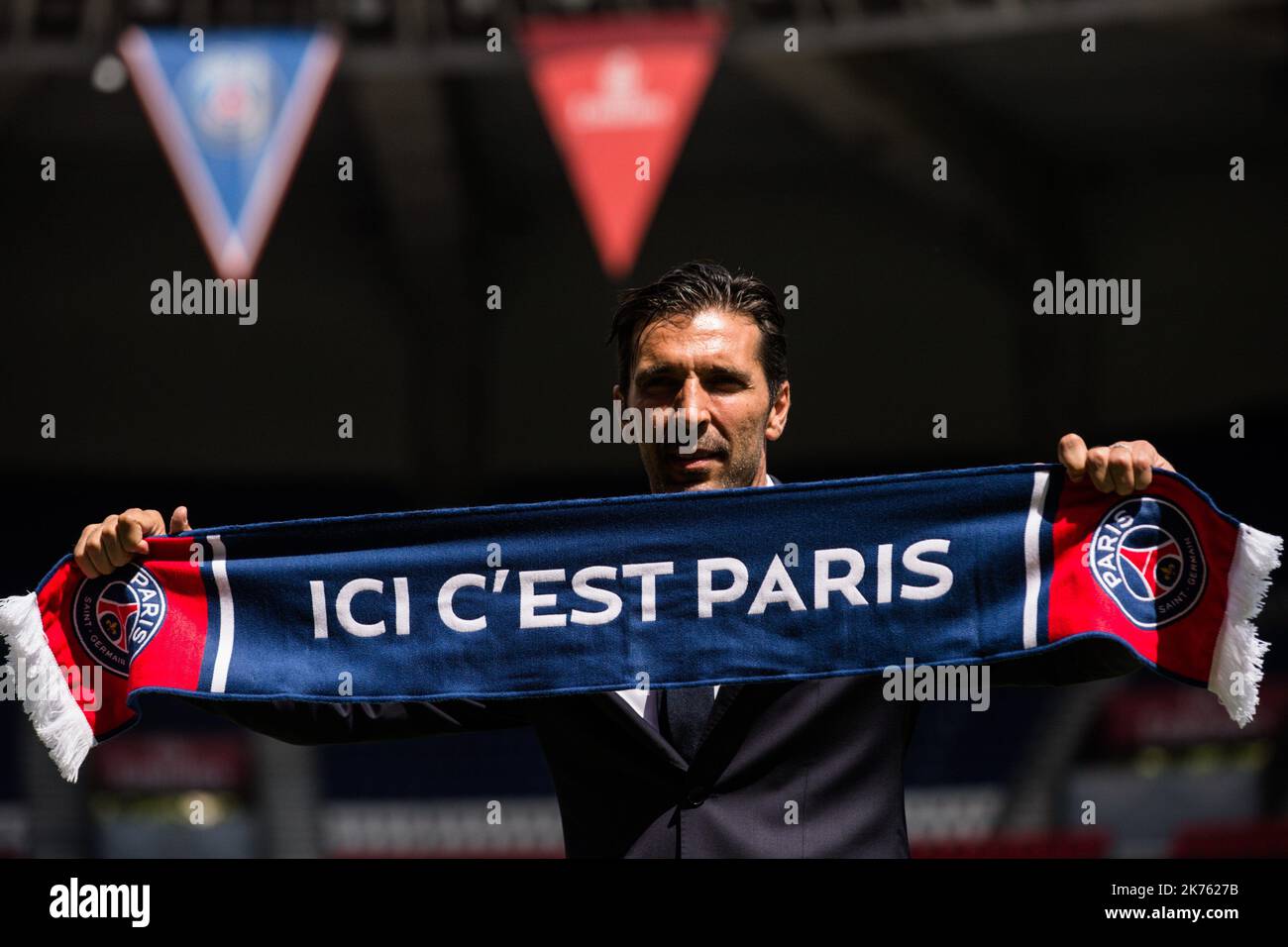 Press conference introducing the new player from Paris Saint Germain ...