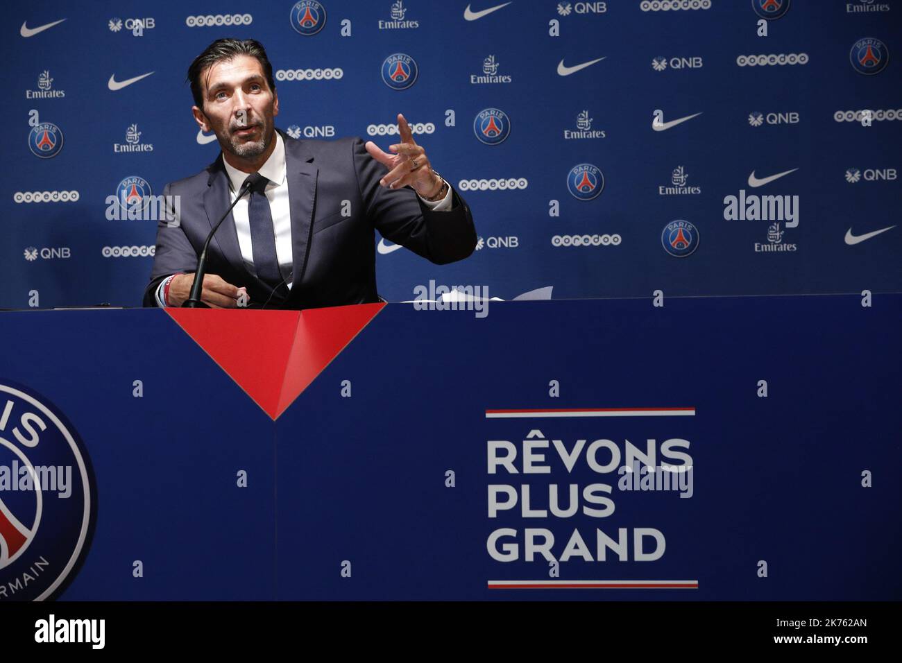Gianluigi Buffon is unveiled as new goalkeeper for Paris Saint-Germain ...