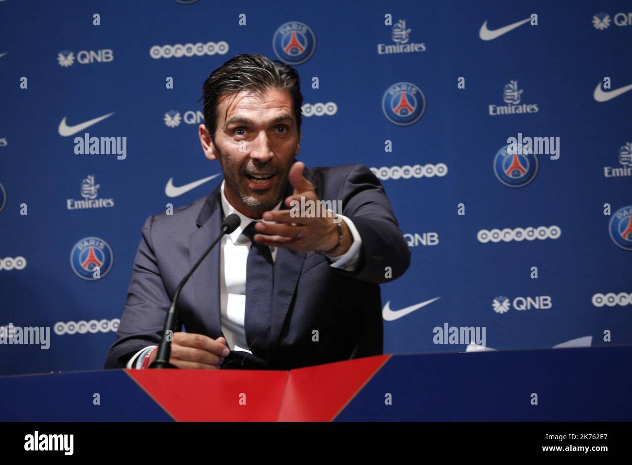 Gianluigi Buffon is unveiled as new goalkeeper for Paris Saint-Germain ...