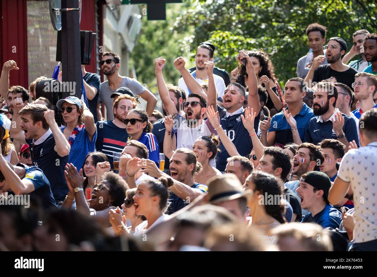 Christophe Morin / IP3 . French supporters look in a bar, the final of ...
