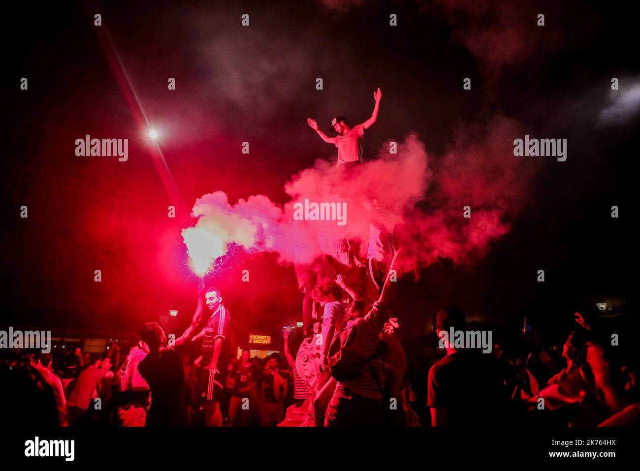 France fans celebrate after France National Team win the FIFA World Cup ...