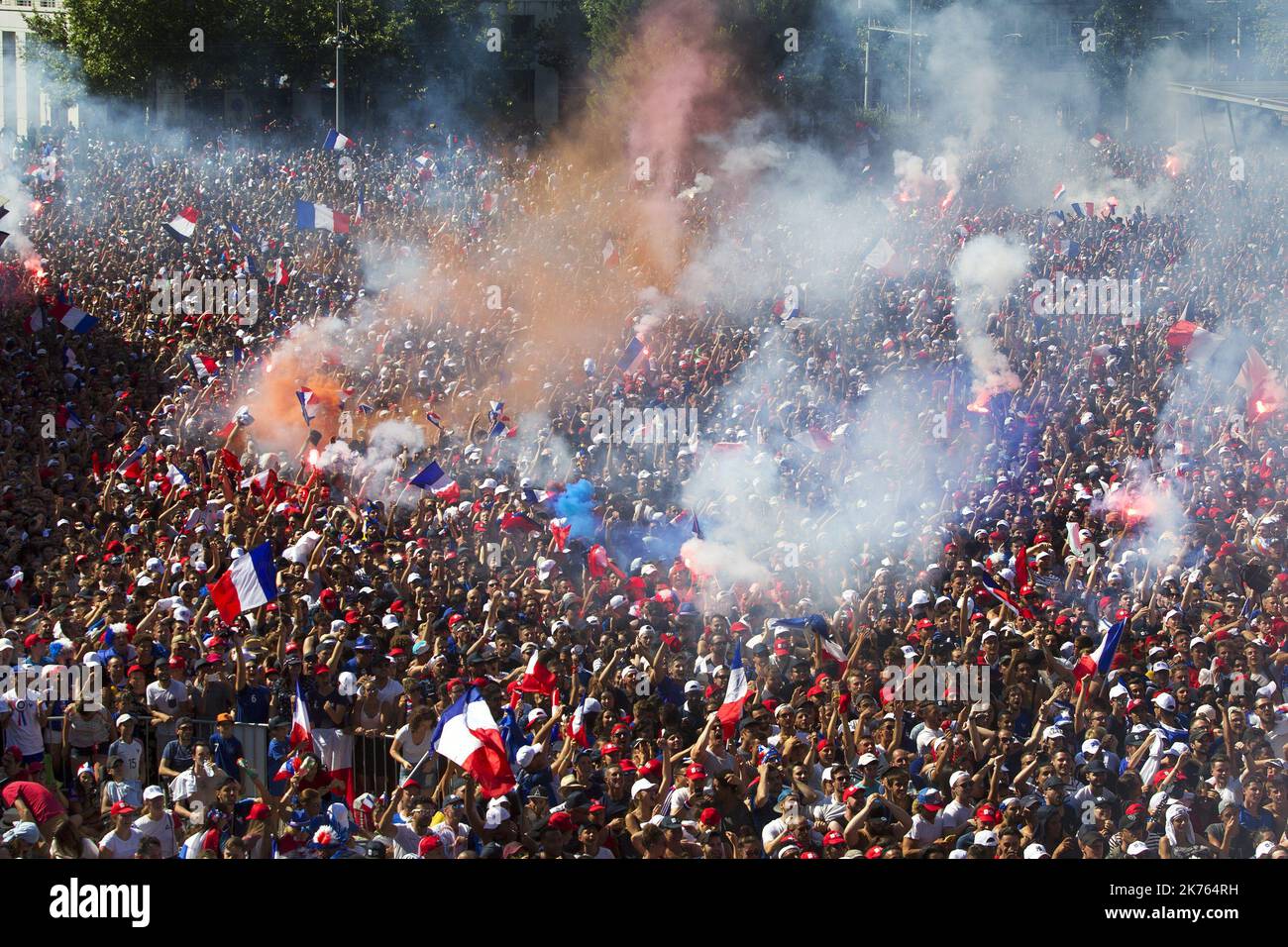 Le deuxième but de son équipe hi-res stock photography and images - Alamy