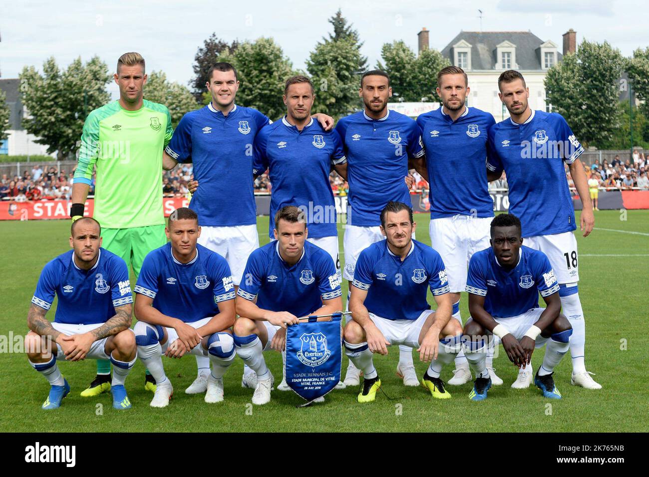 Everton team group photo hi-res stock photography and images - Alamy