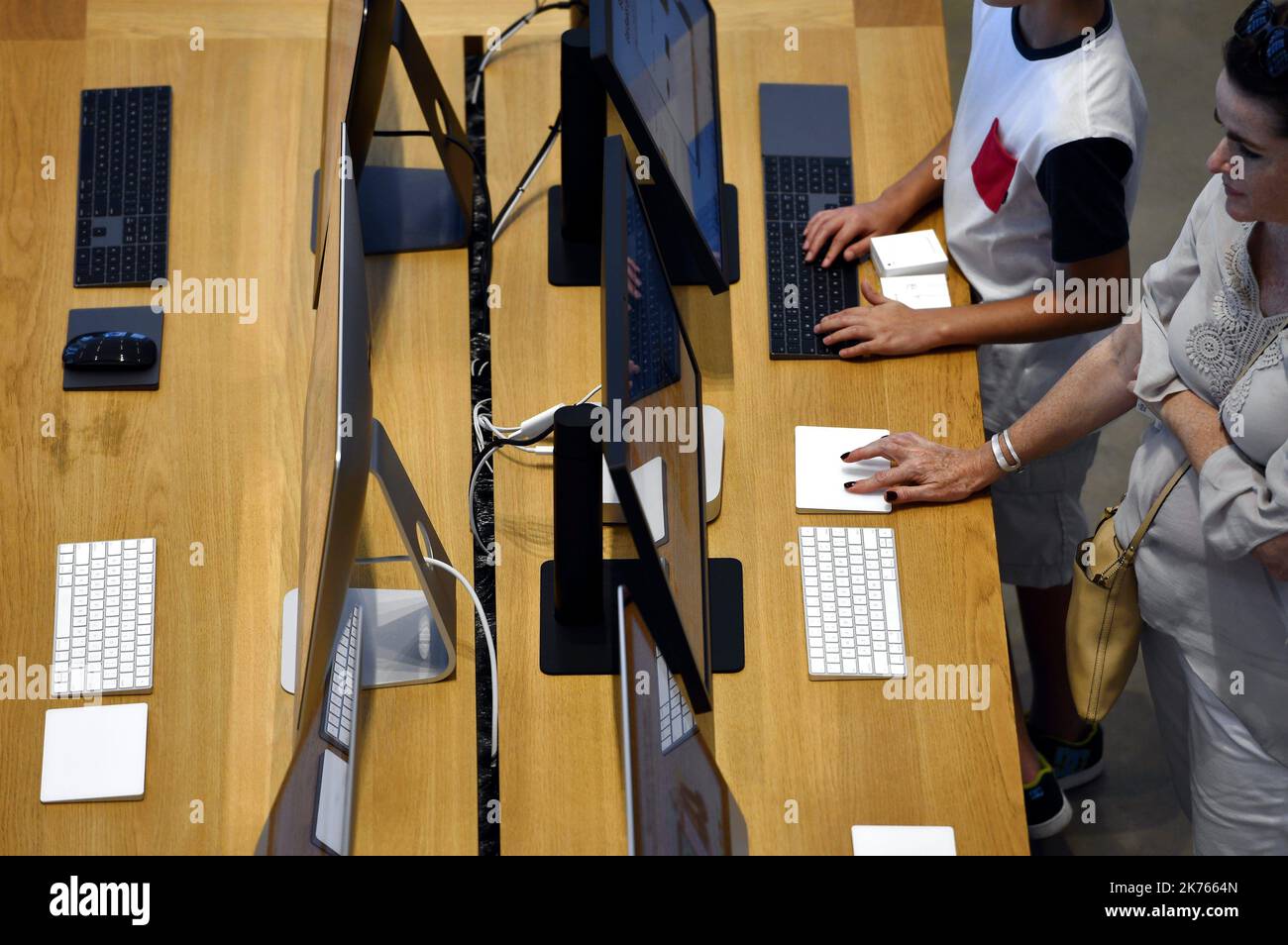 Ordinateur ordinateurs informatique hi-res stock photography and images ...