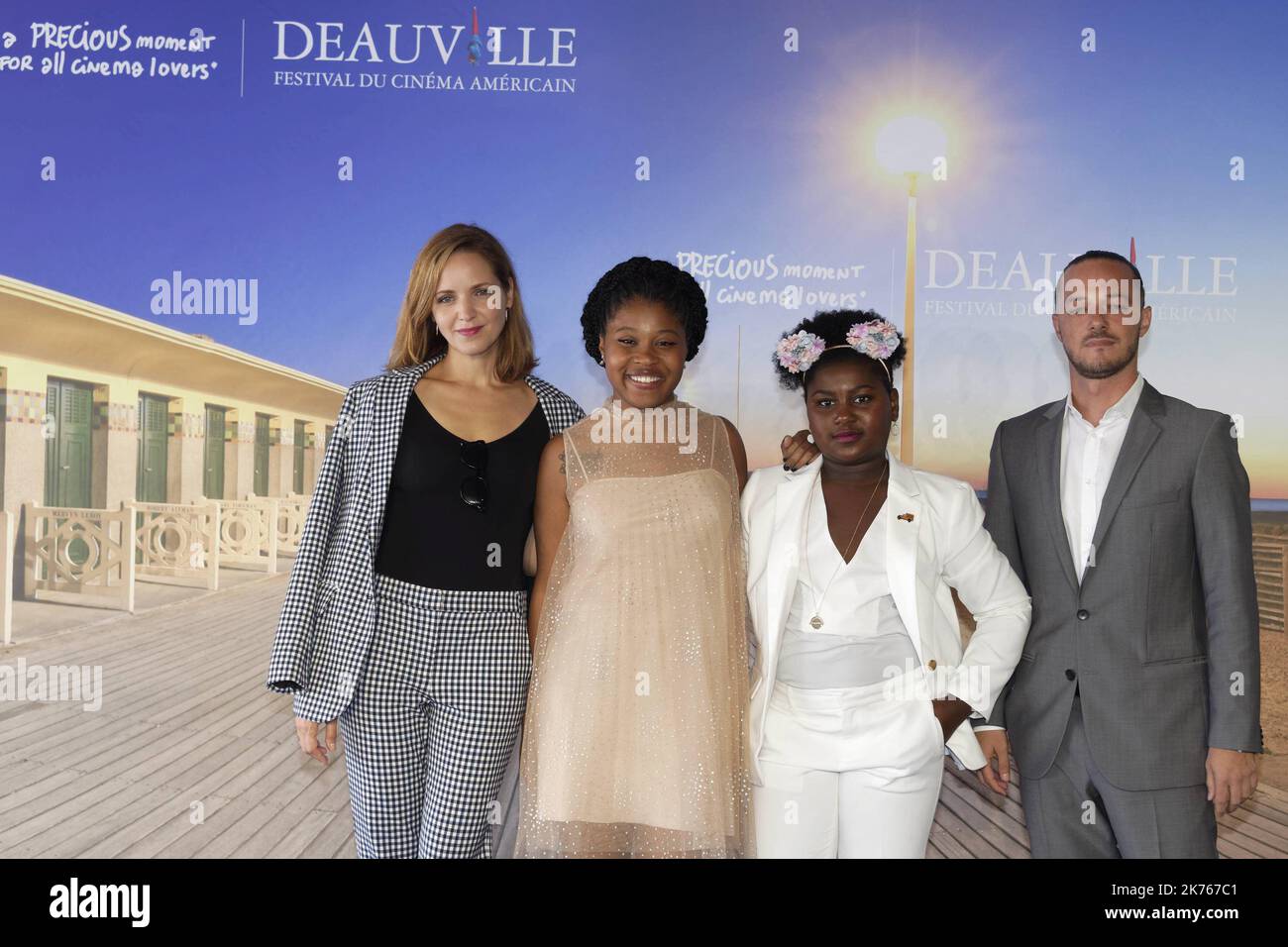 Jordana Spiro, Dominique Fishback, Tatum Marilyn Hall, Alvaro R Valente ...