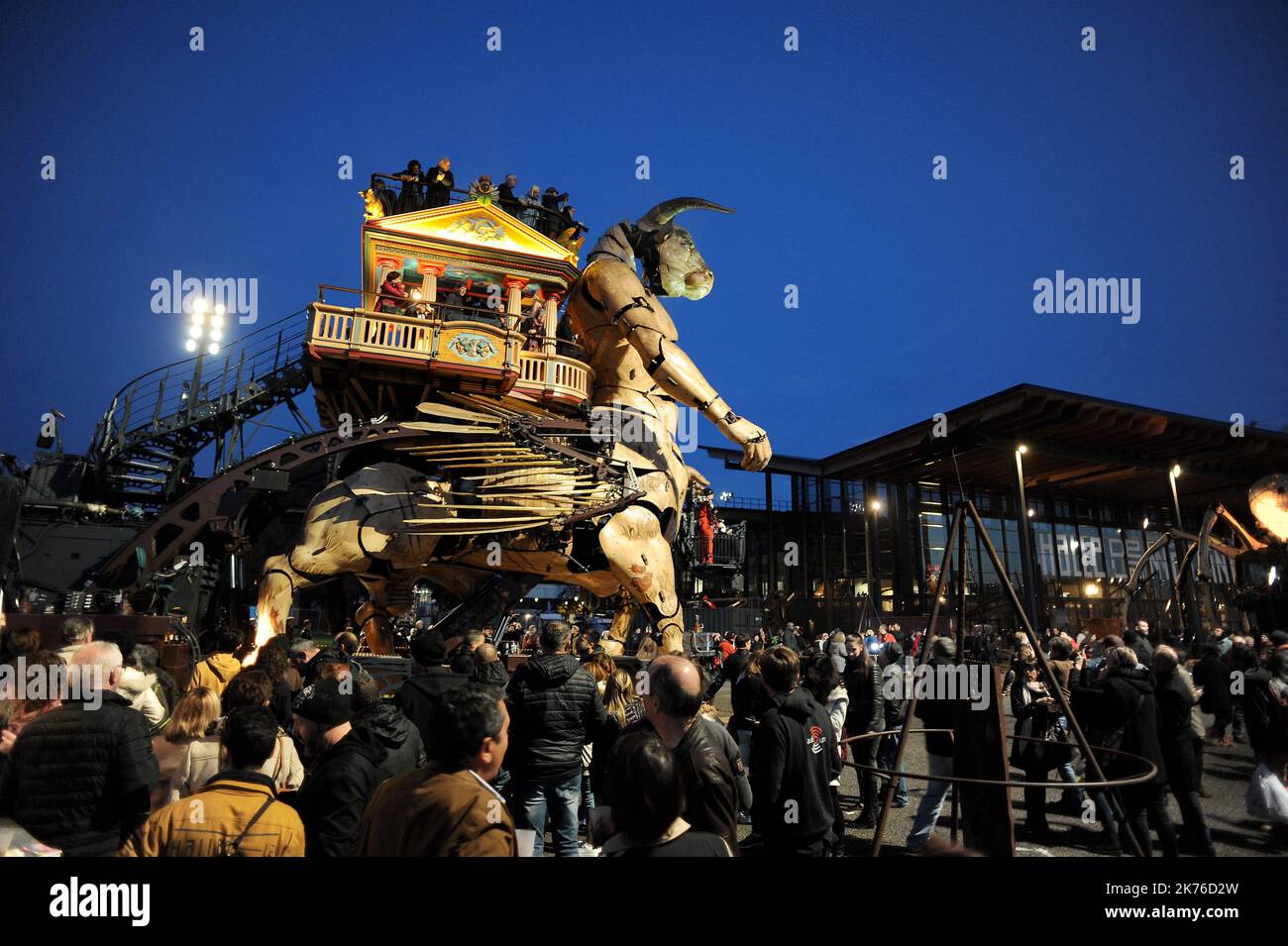 Gardien du temple hi-res stock photography and images - Alamy