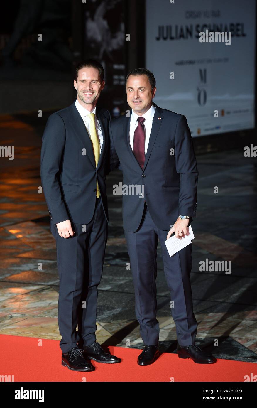 Le Premier ministre du Luxembourg Xavier Bettel et son mari Gauthier ...