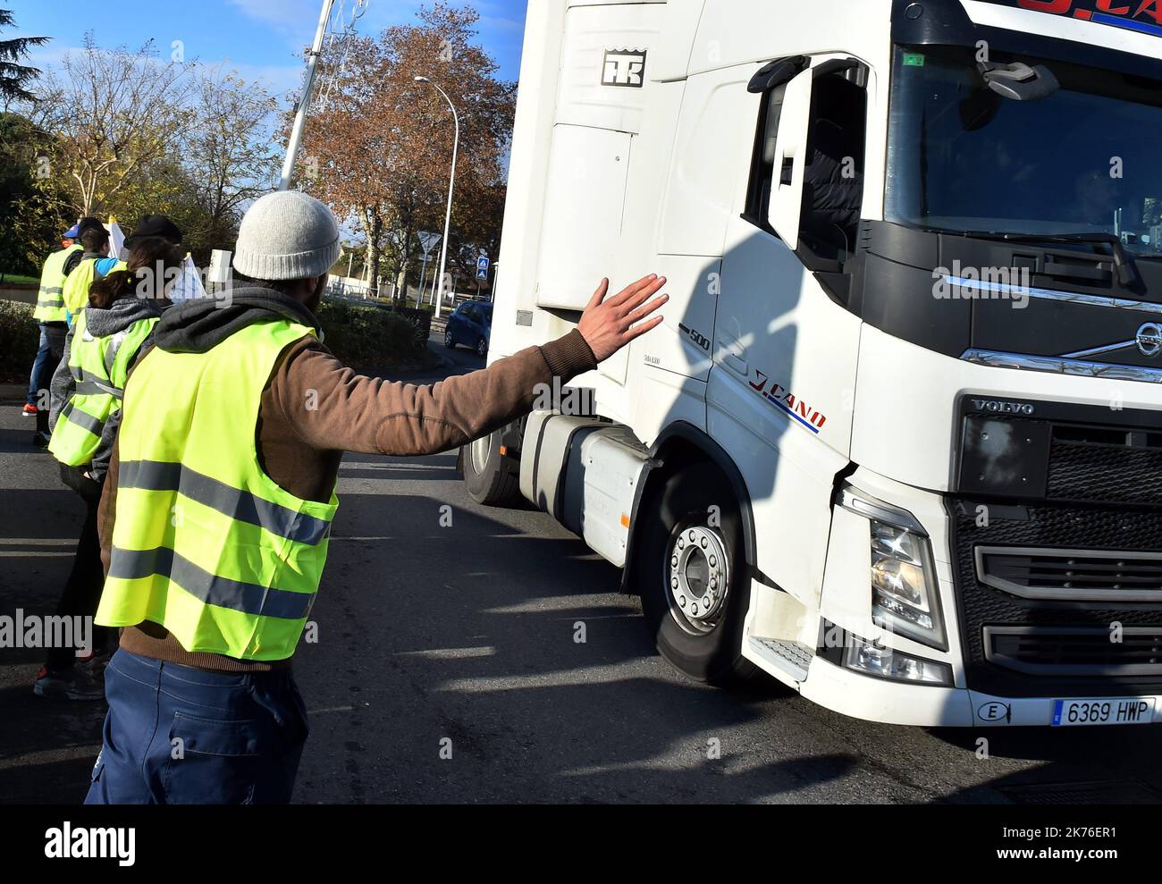 Protests continue in France on November 21, 2018 Stock Photo - Alamy