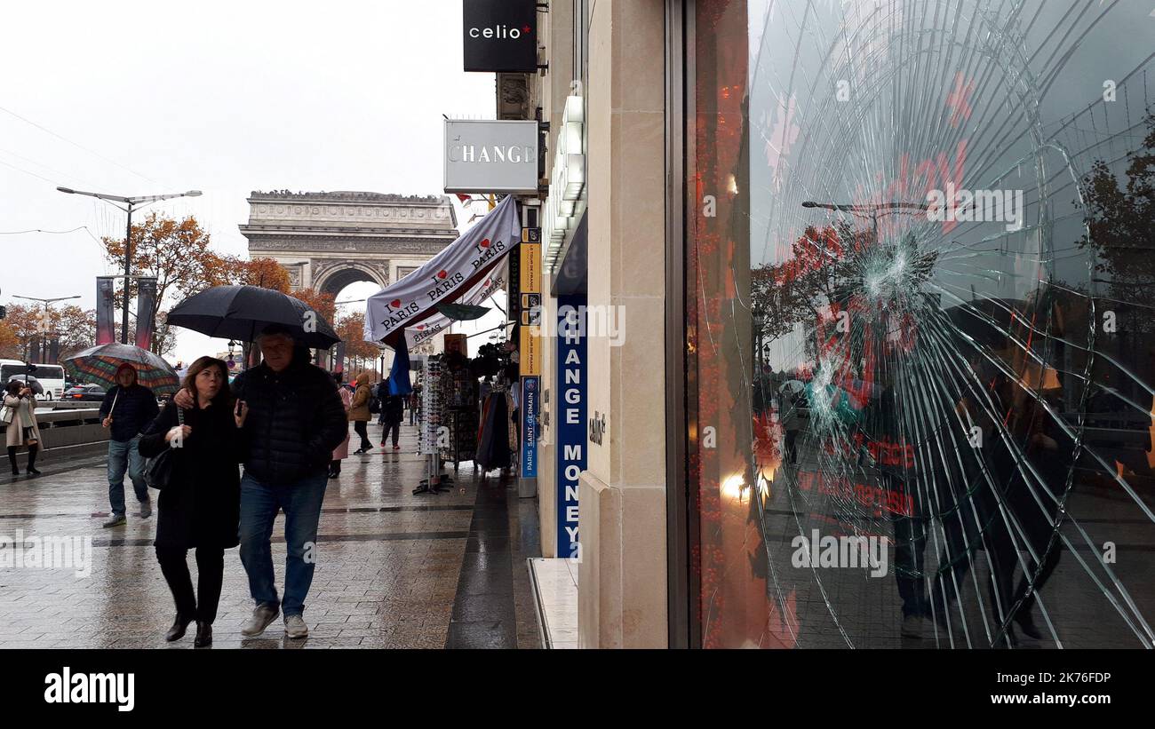 French fuel protests Stock Photo - Alamy