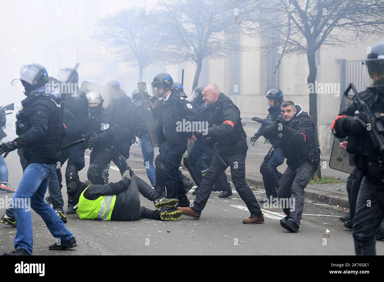 French fuel protests 'yellow vests". 3rd saturday of demonstrations ...