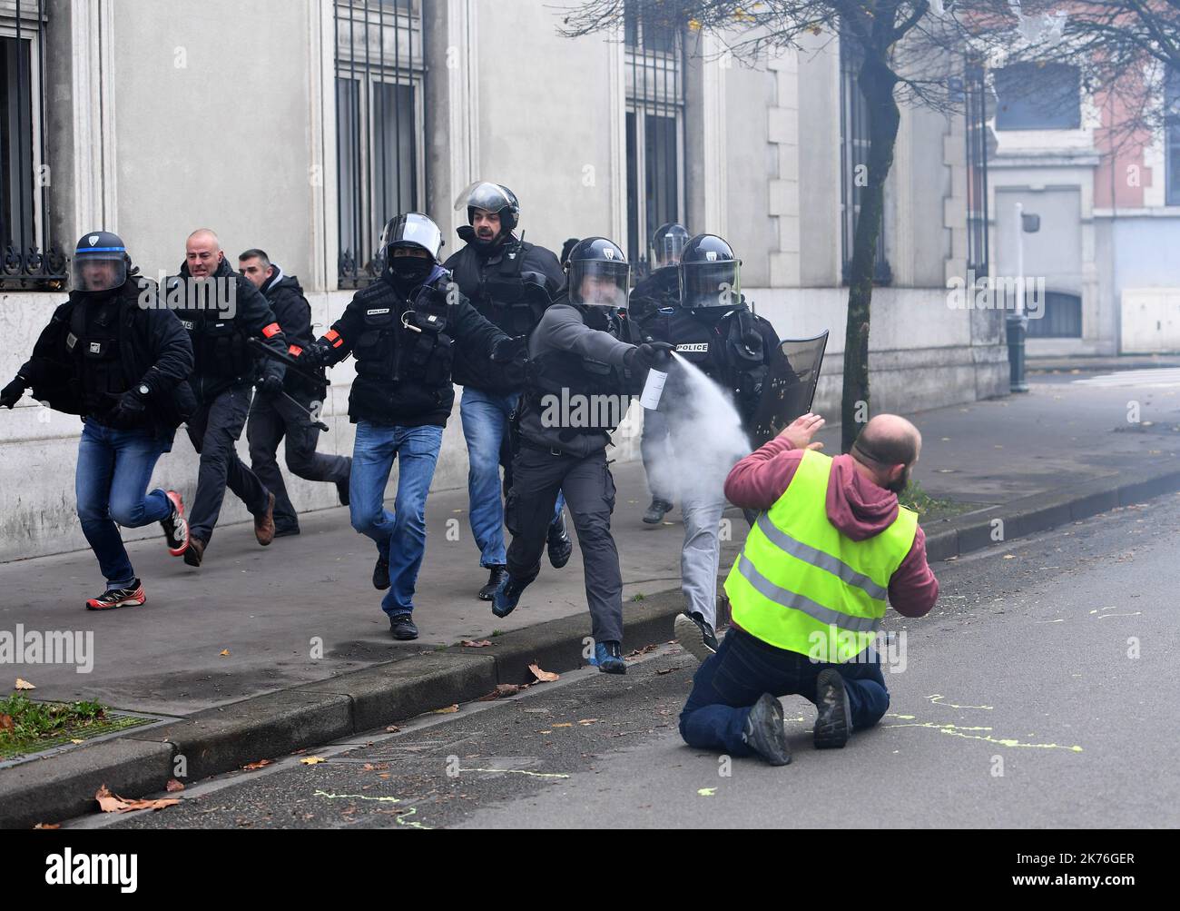 French fuel protests 'yellow vests". 3rd saturday of demonstrations ...