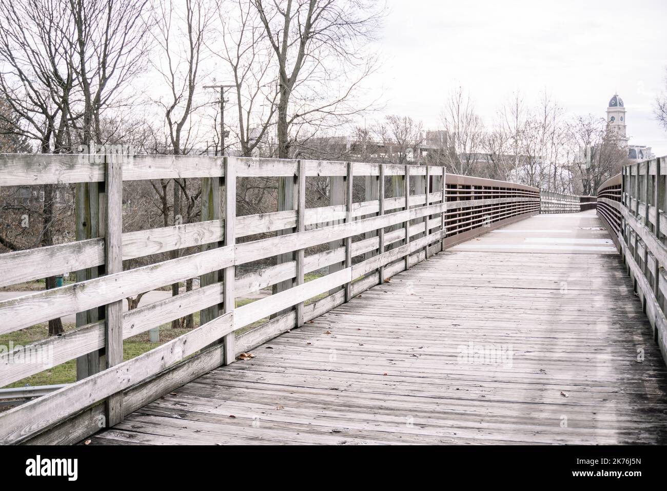 Beautiful landscape wooden bridge hi-res stock photography and images ...