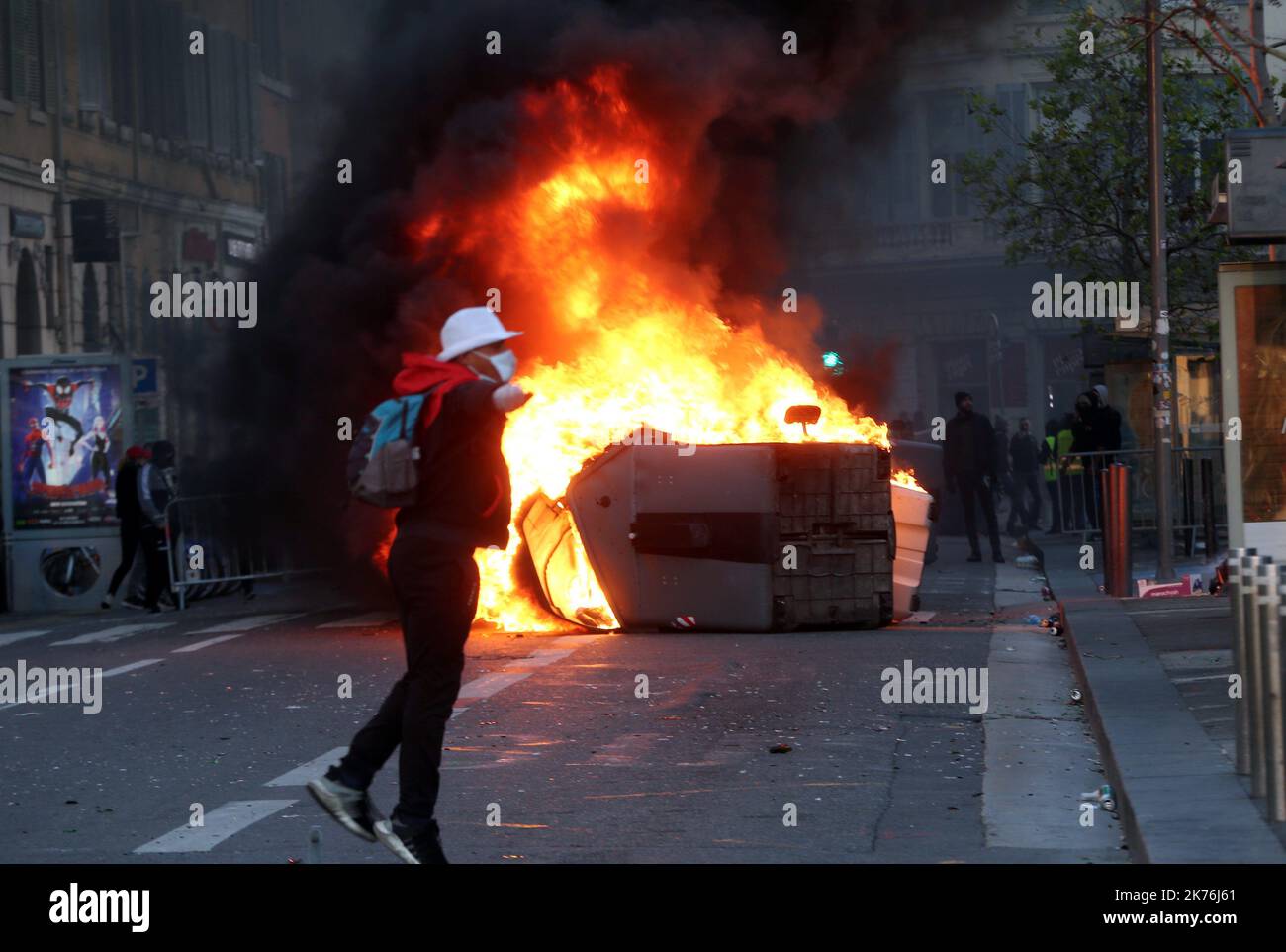Demonstration of yellow vests for the fourth week throughout France ...
