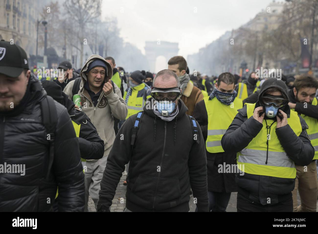 Demonstration of yellow vests for the fourth week throughout France ...