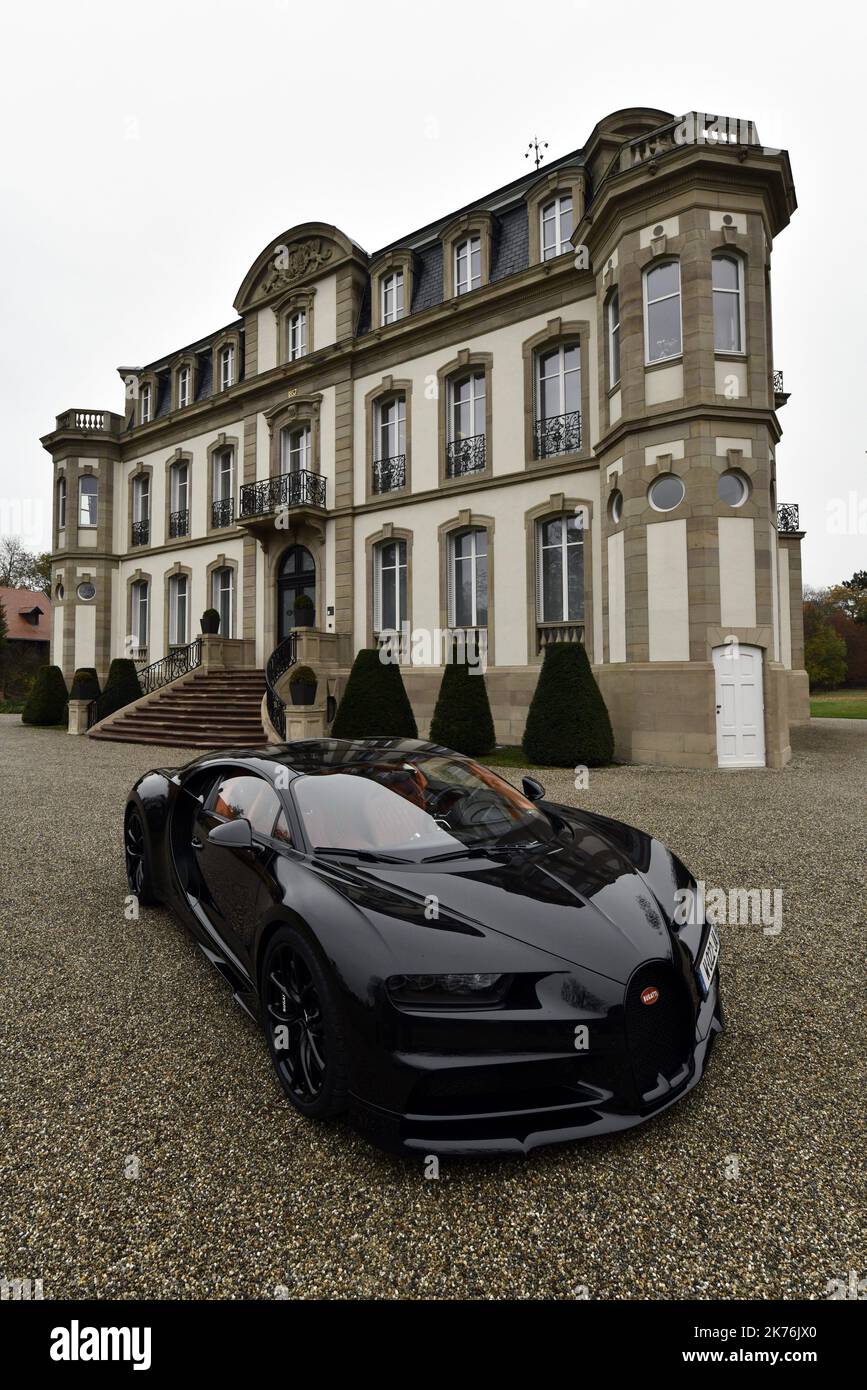 Bugatti Chiron devant le château Saint-Jean à Dorlisheim. PHOTO ...