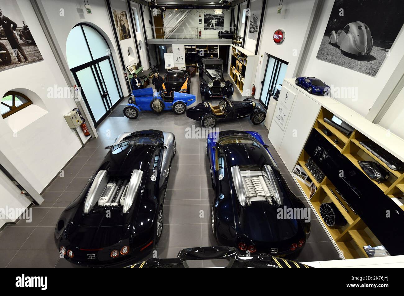 Anciennes et actuelles voitures Bugatti. PHOTO Alexandre MARCHI ...