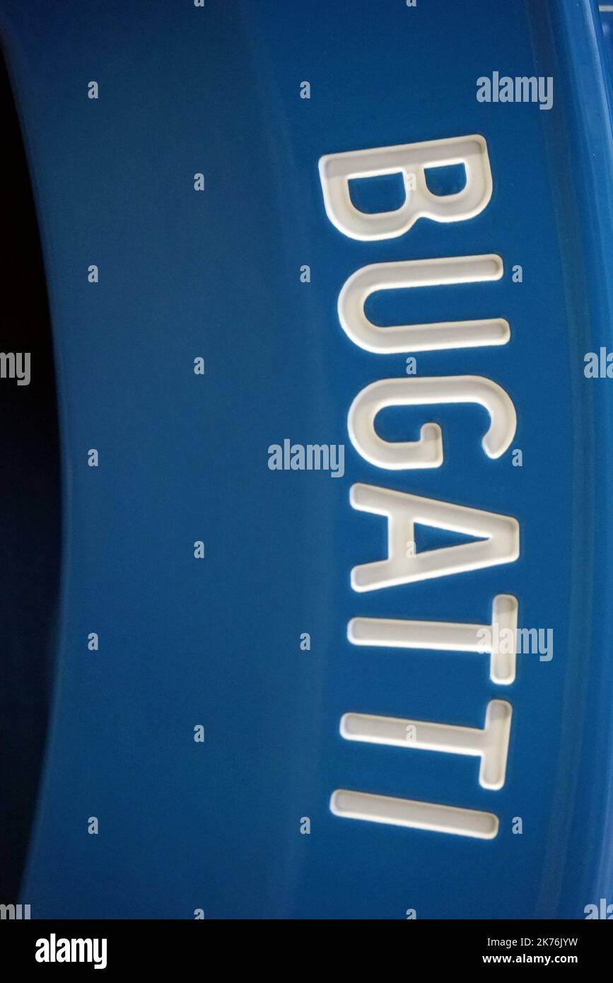 Frein d'une Bugatti Chiron. PHOTO Alexandre MARCHI. - Molsheim, France ...