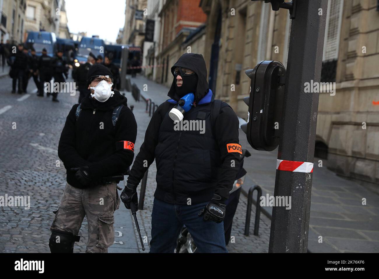 Yellow Vest Protests continue all over France Stock Photo - Alamy