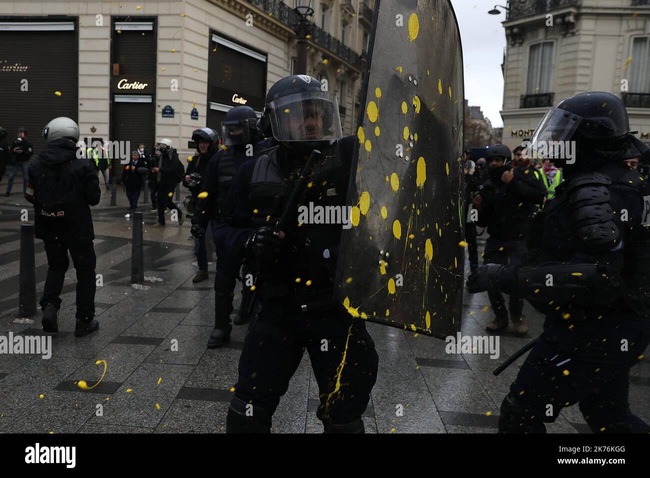 Yellow Vest Protests continue all over France Stock Photo - Alamy
