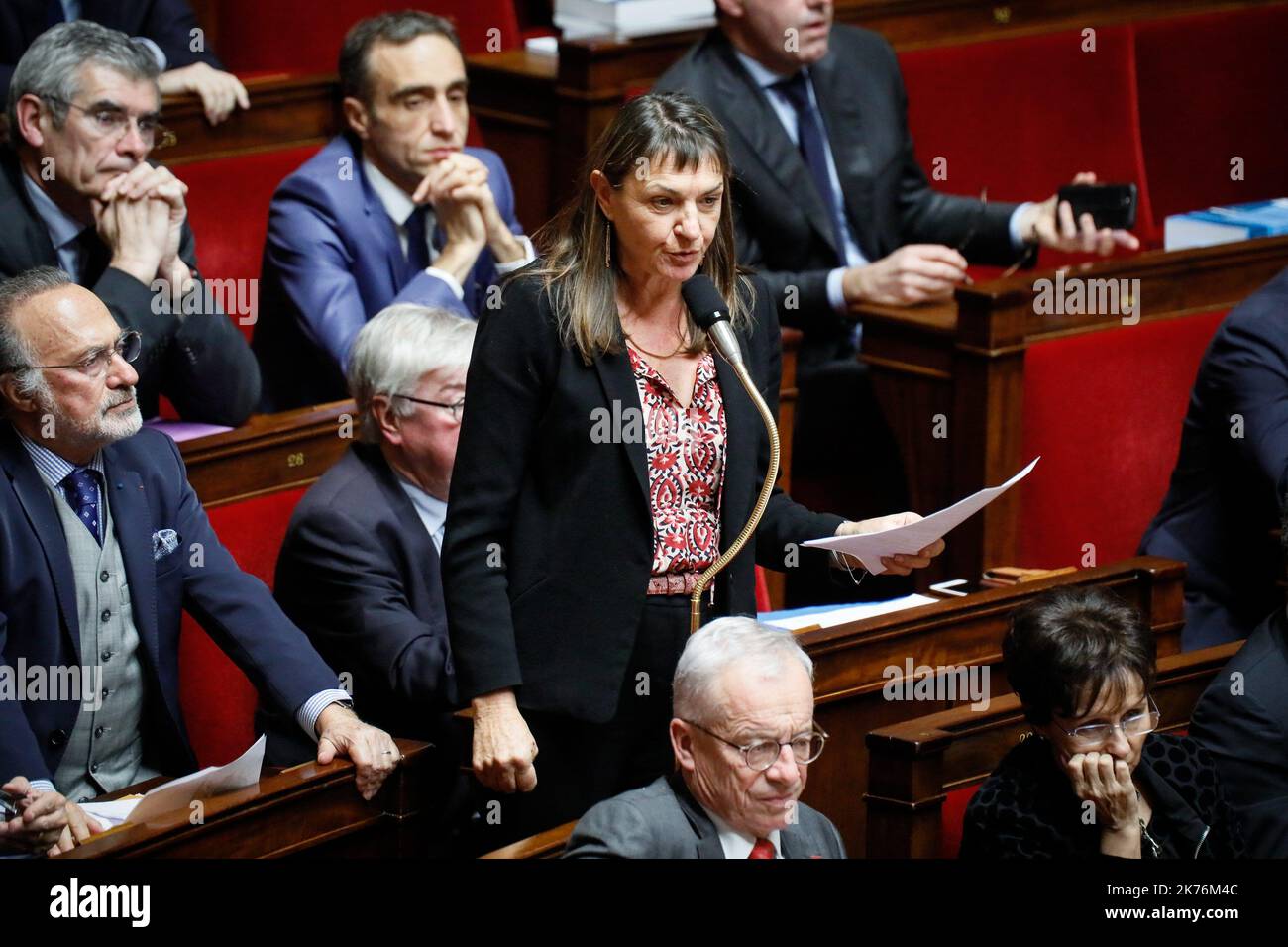 Paris, FRANCE ; SEANCE DE QUESTIONS AU GOUVERNEMENT DANS L' HEMICYCLE DE L' ASSEMBLEE NATIONALE ...