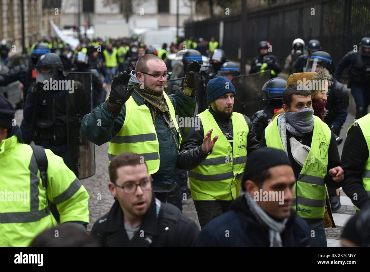 Demonstration of yellow vests in Paris, episode 5, the protesters are ...