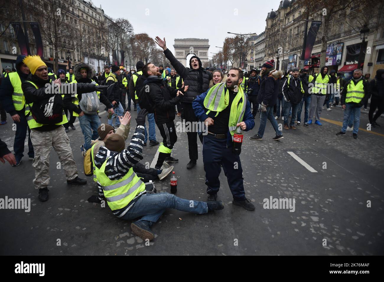 Demonstration of yellow vests in Paris, episode 5, the protesters are ...