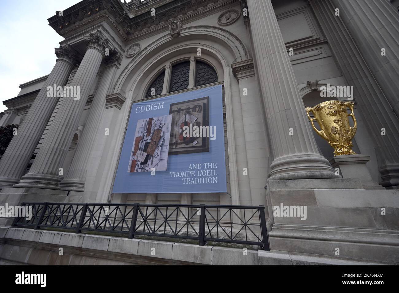 Banner announcing Cubism and the Trompe l”Oeil Tradition exhibition on ...