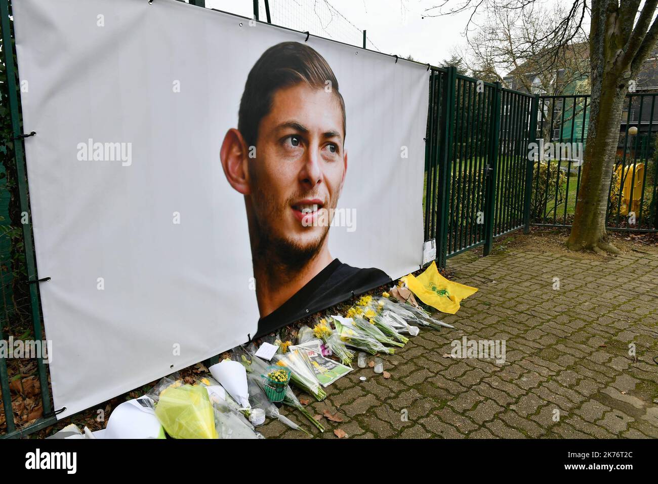 Tribute to Emiliano Sala, former player from Nantes who disappeared ...