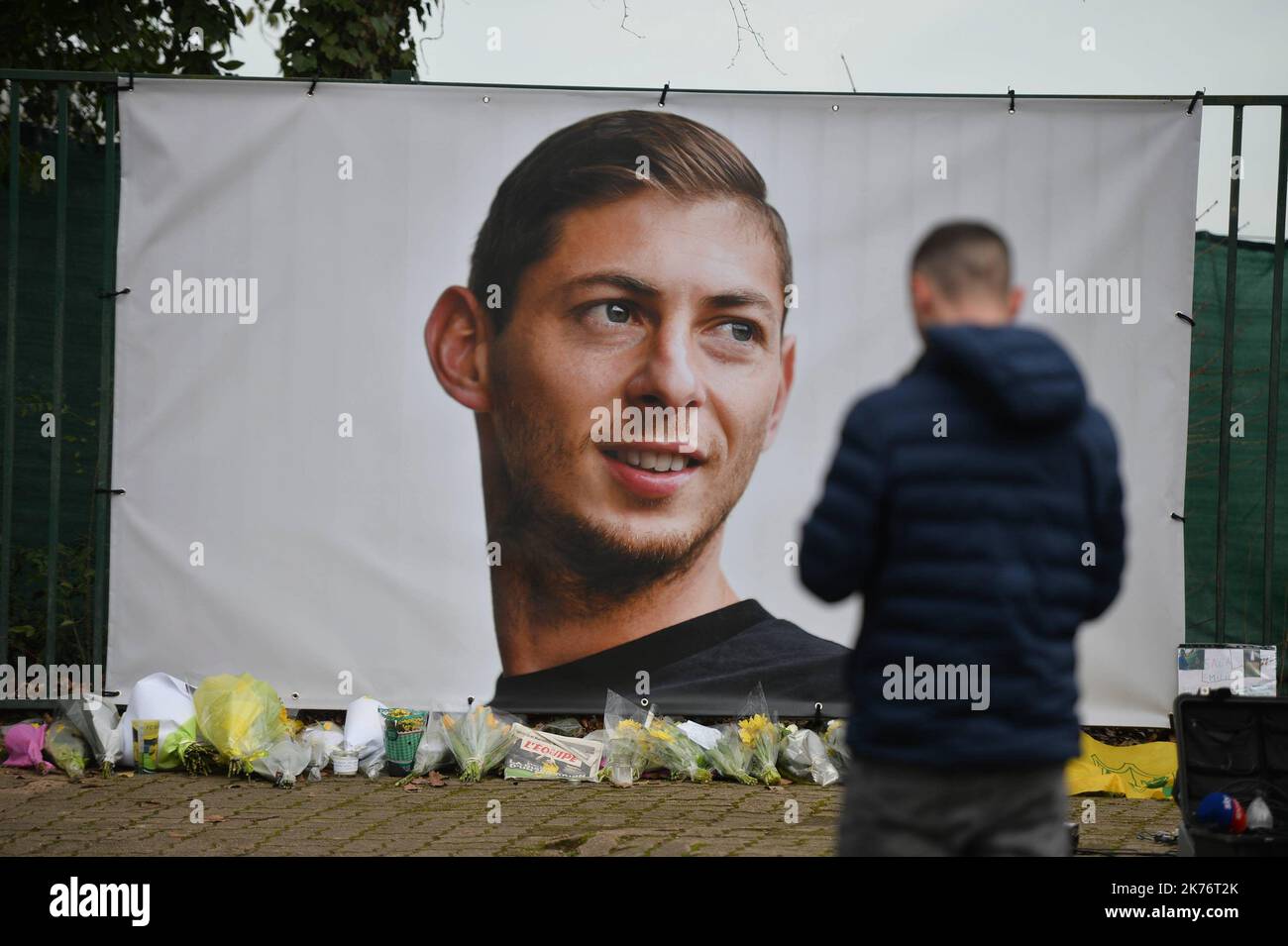 Tribute to Emiliano Sala, former player from Nantes who disappeared ...