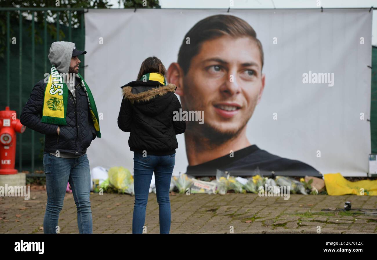 Tribute to Emiliano Sala, former player from Nantes who disappeared ...
